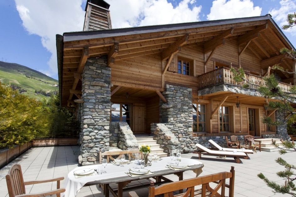 The 7 most sought-after Alpine chalets: Switzerland generates more awe ...