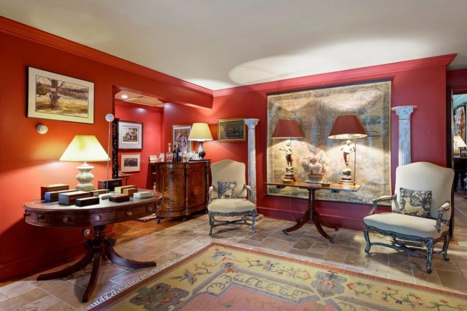 You can now buy a mansion where James Bond’s legendary plots were ...