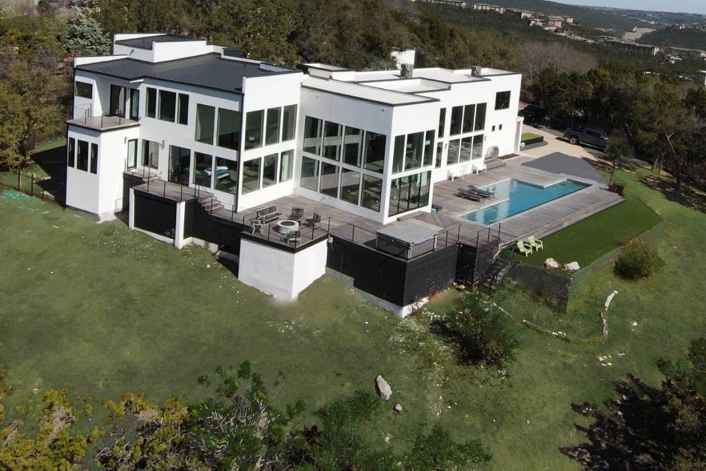 Contemporary estate with Austin's most iconic view is quietly on the market