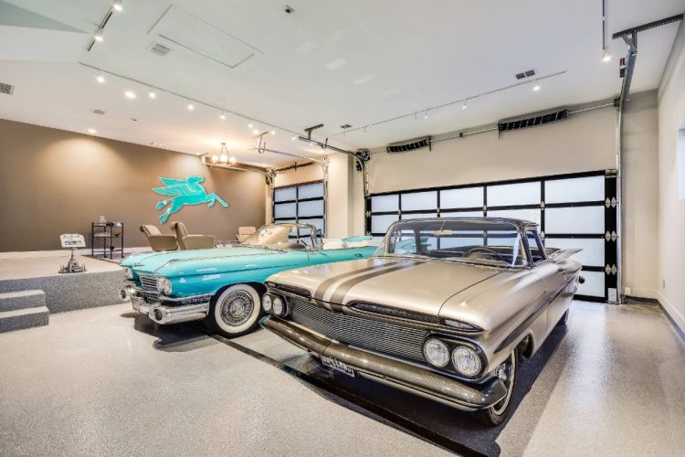 Contemporary estate with Austin's most iconic view is quietly on the market