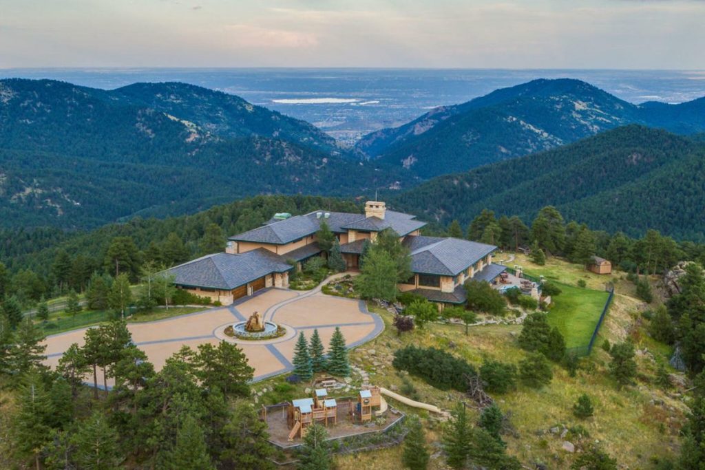 Mountain estate with a state-of-the-art 30,000-sqft garage hits the ...