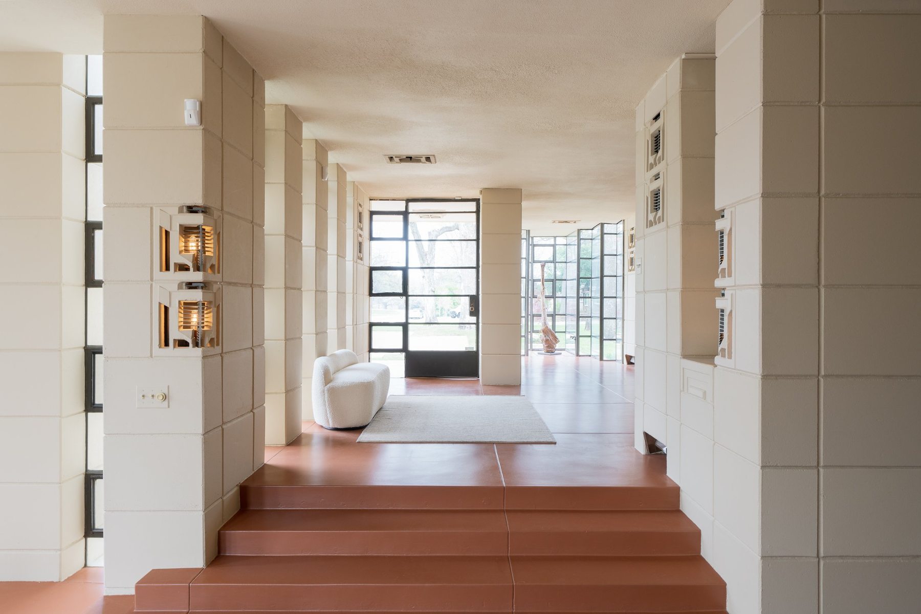 Restored Frank Lloyd Wright Mansion Hits the Market in Tulsa, USA ...