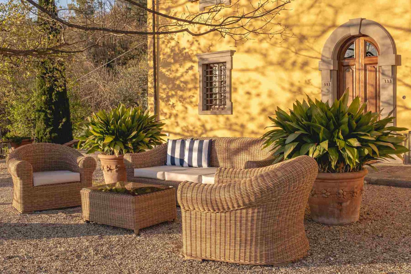 This Charming Tuscan Villa is the Latest Star of August’s Premium ...