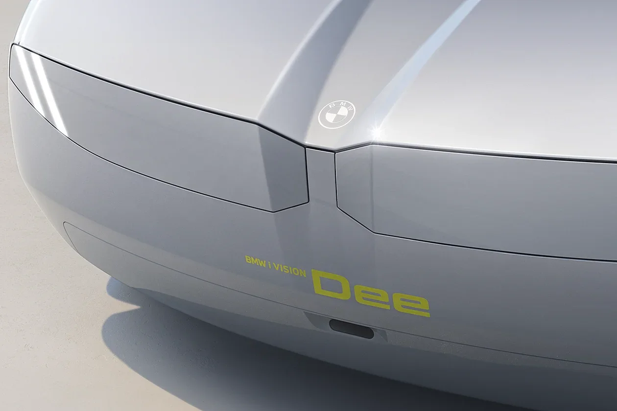 BMW iVision Dee: Merging Digital Soul with the Future of Driving ...