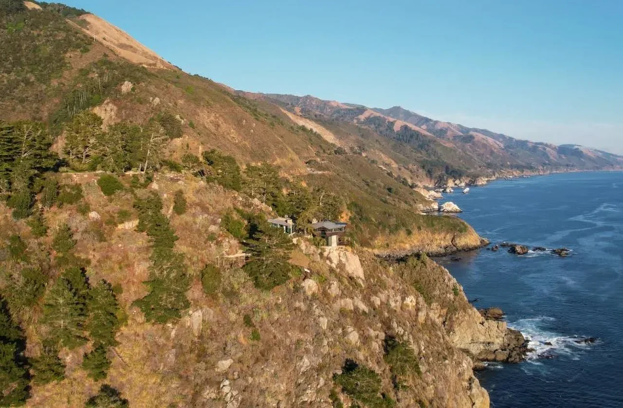 Taktsang Big Sur: Temple-Inspired Residence Overlooking Dramatic Ocean Vistas – JamesEdition