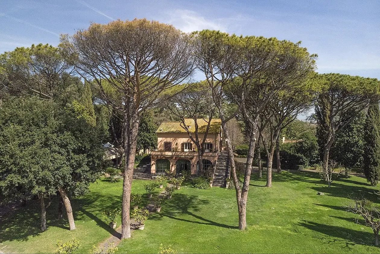 Historic Villa Appia Antica for Sale in Europe’s Second Largest Urban ...