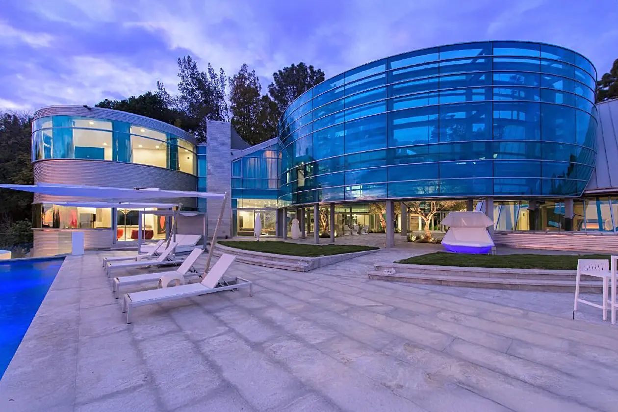 Futuristic UFO-Style Home Once Rented by Justin Bieber Now on the ...