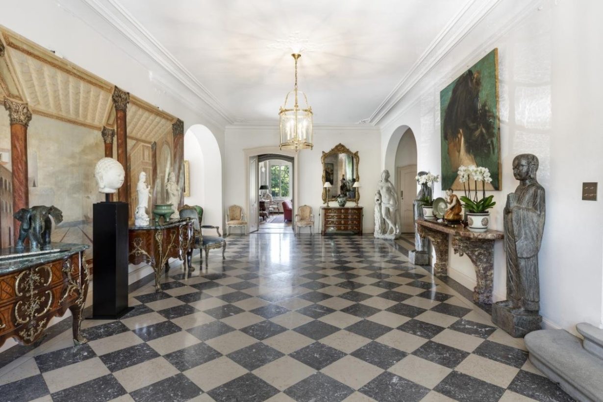 Château de Merlinge: Historic Royal Estate with Noble Legacy Listed ...