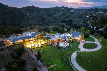 Behind the Gates of Gordon Pointe: The Tale of Florida's $295M Iconic ...